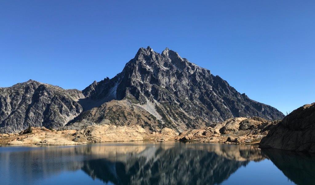 Best fall hikes in Washington: 15+ best places to visit