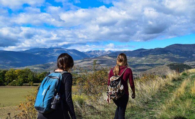 Top 10 hairstyles for hiking: helpful guide & best review